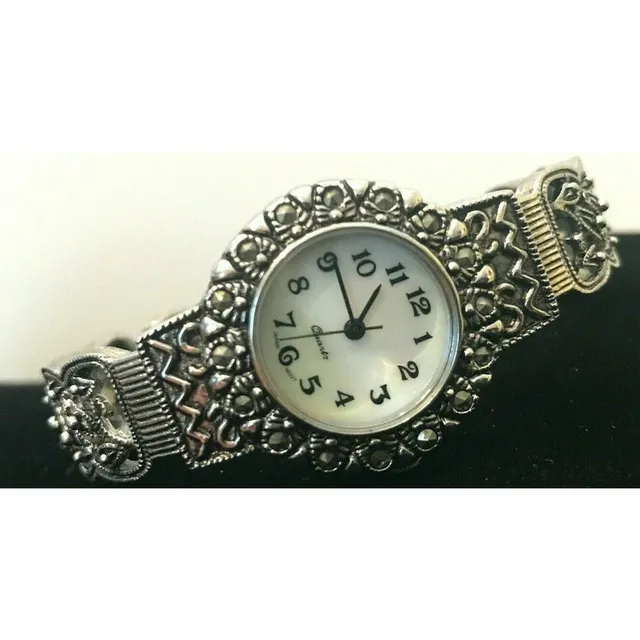 Quartz Stainless Steel Back Japan Hinge Cuff Silver-Tone Watch Working